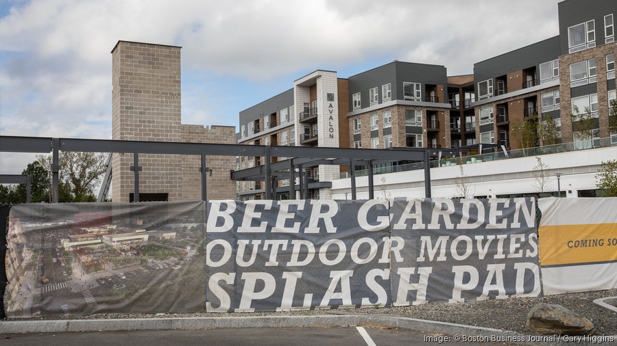 Woburn Village revives old mall site with Shake Shack, Caffe Nero and ...