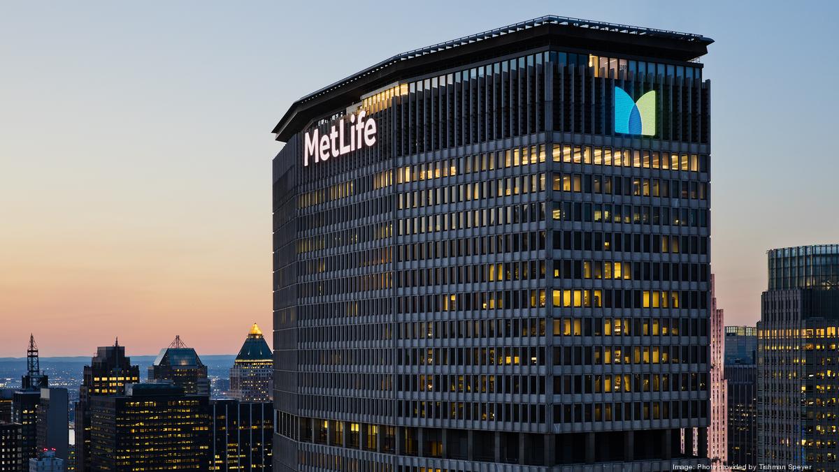 Government of Ireland signs lease for MetLife Building - New York ...