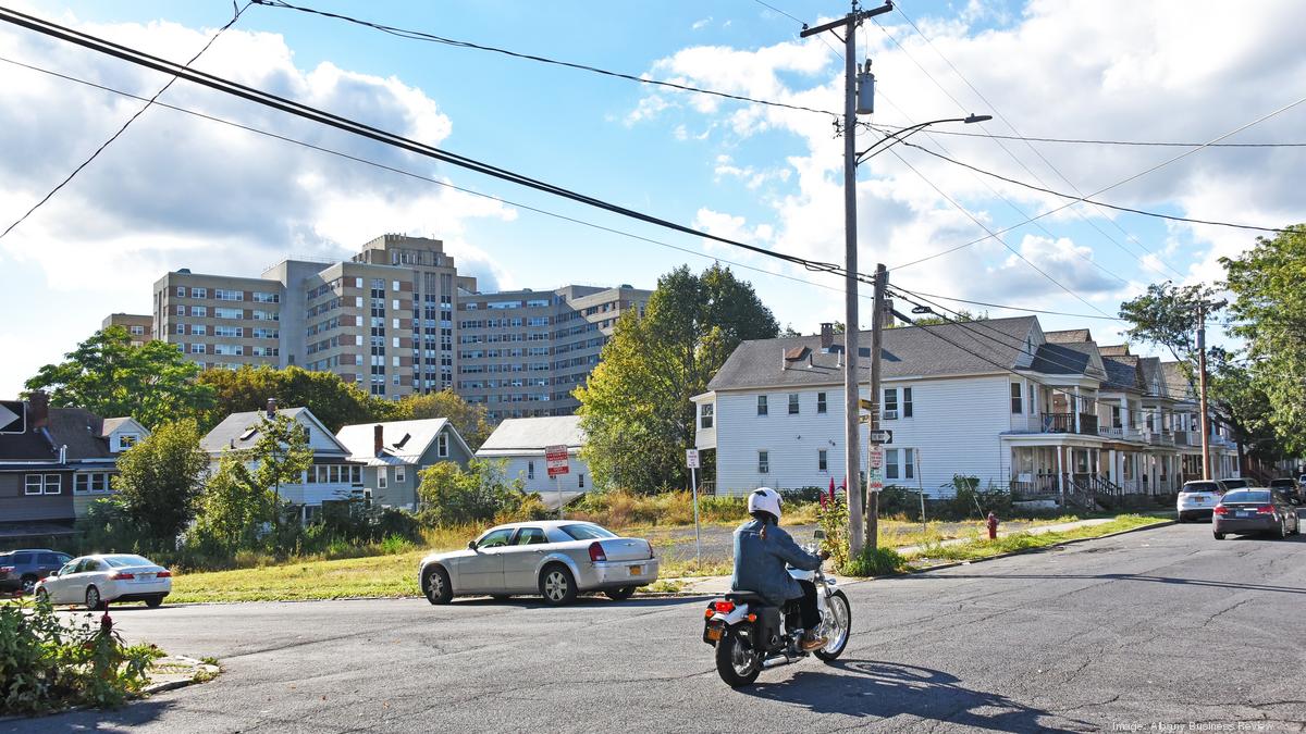 Developer Ron Stein wants to construct apartment building at Morris and ...