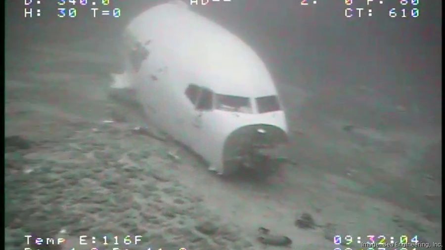 Transair Hawaii cargo plane underwater recovery operations underway by ...