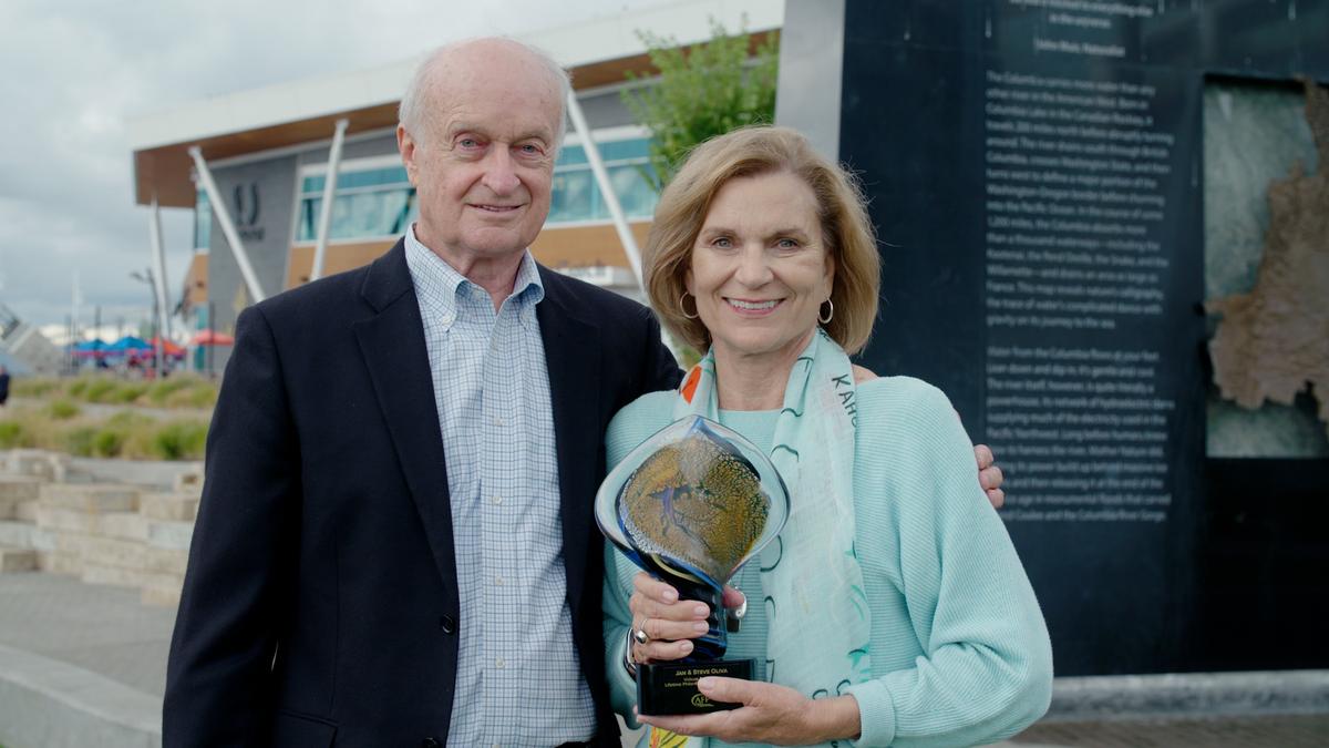 Vollum Award for Lifetime Philanthropic Achievement: Jan and Steve ...