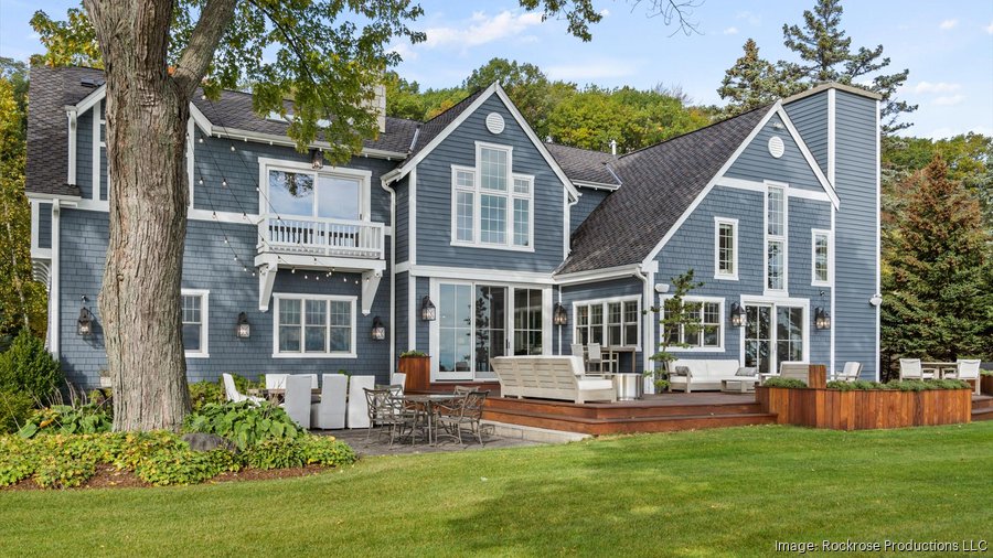 Lake Michigan property in Fox Point sells for $5.9M - Milwaukee ...