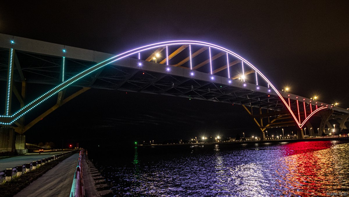Light the Hoan almost ready to light east side of Hoan Bridge ...