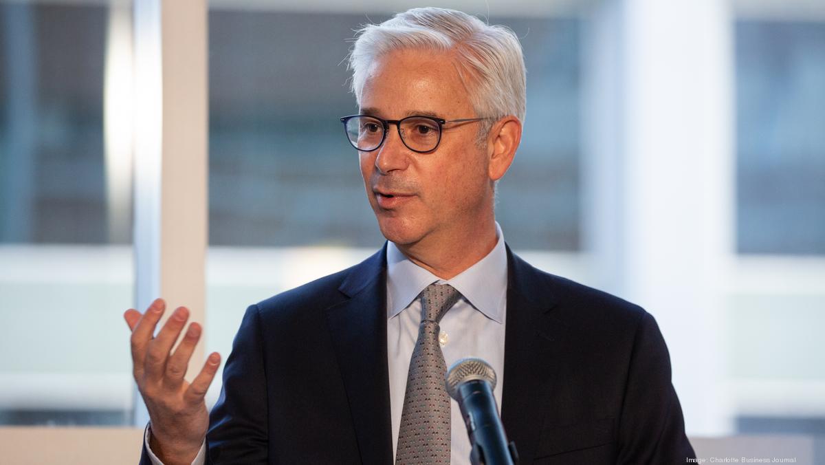 Wells Fargo executives tout expense cuts, loan growth as positives for ...