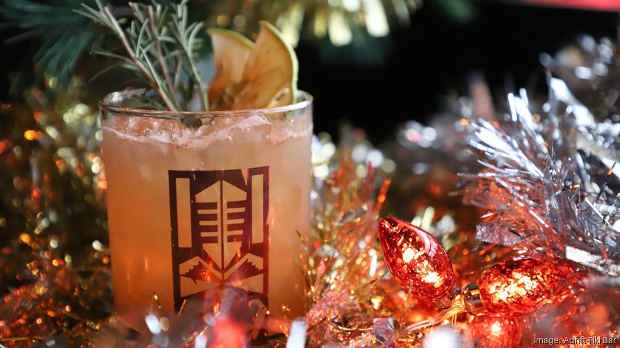Full Plate: Sheraton opens high-end cocktail bar; simulated golf lounge ...