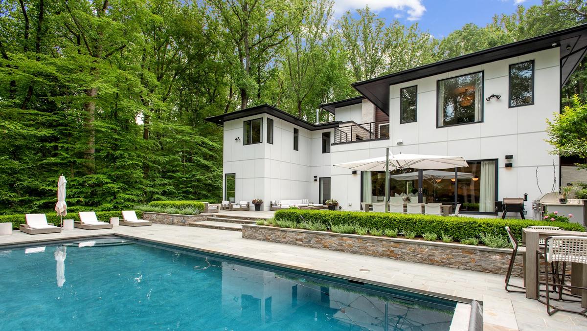 Ex-Washington Football Team quarterback Alex Smith sells Mclean home ...