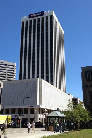 Owner of St. Paul's US Bank Center sued by tenant over allegations of ...