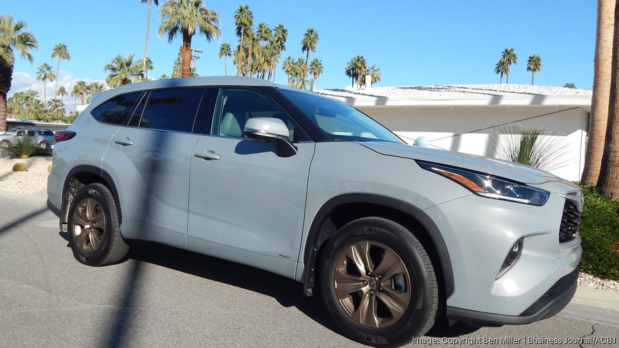 Comparing hybrid SUVs Toyota Highlander and Lexus RX 450h - New York ...