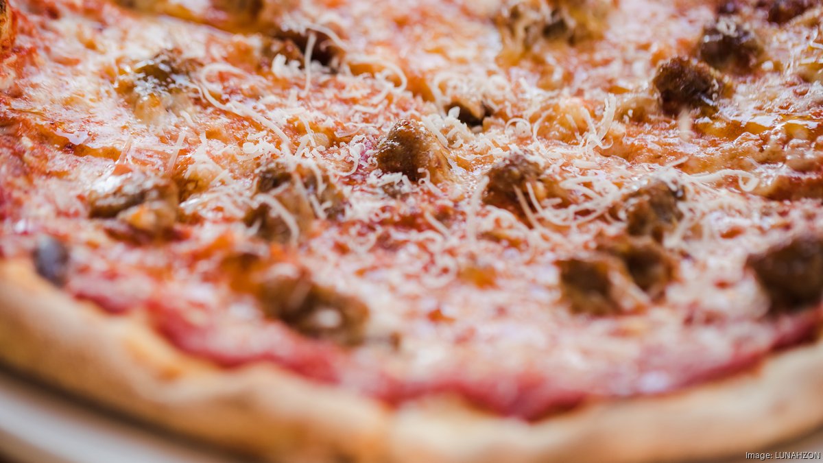 Brixx Pizza extends contract with NBA Hornets - Charlotte Business Journal