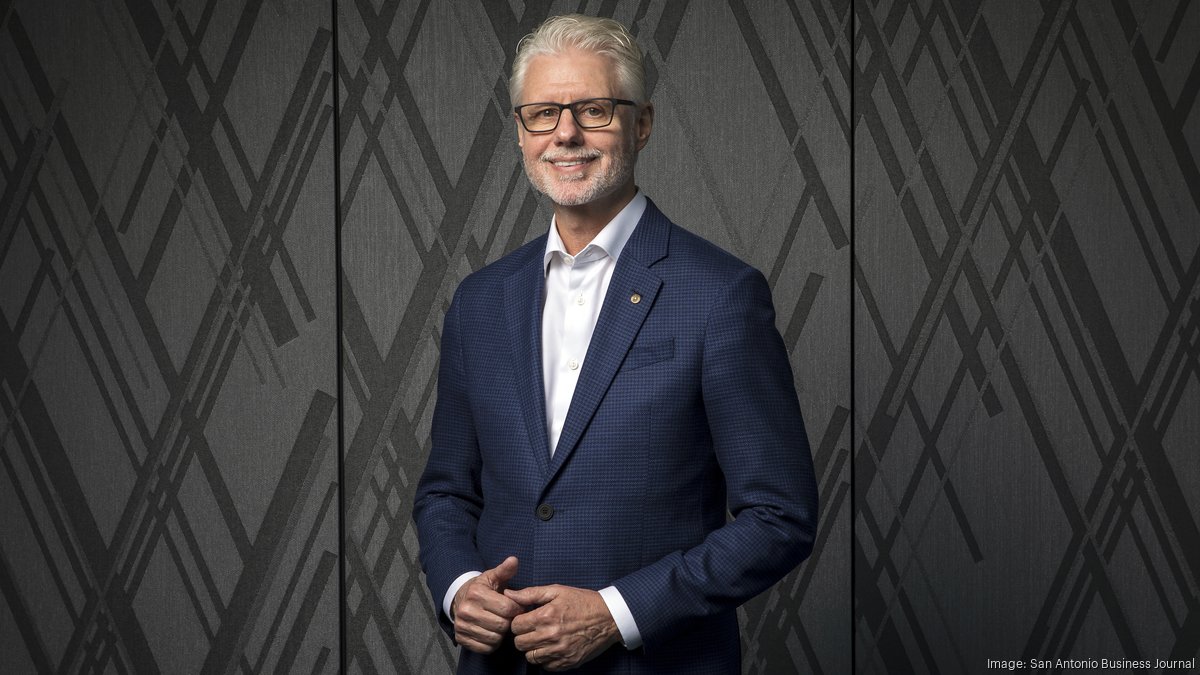 Frost Bank CEO Phil Green discusses declining deposits amid high ...