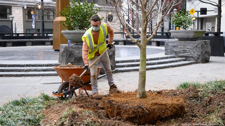 downtown-Atlanta-tree-planting - Atlanta Business Chronicle