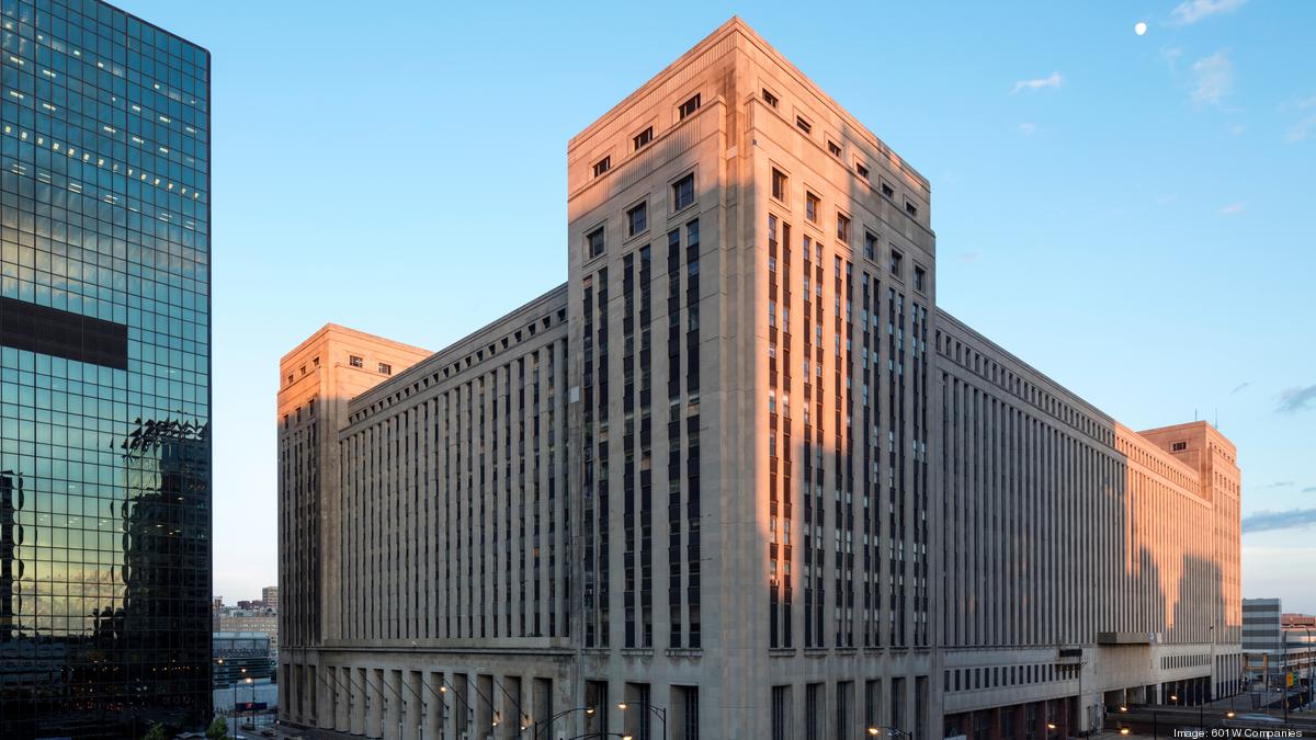 Monday.com opens office in Chicago’s Old Post Office - Chicago Business ...