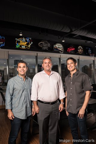 Pluckers Wing Bar reveals plan for new locations, including in Austin ...