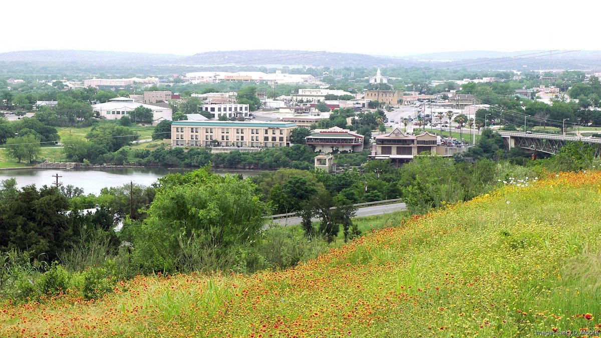 Marble Falls outside Austin is target of retailers, restaurants and ...