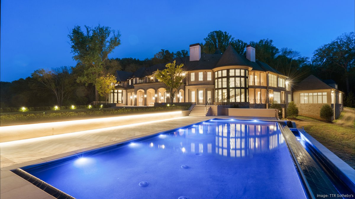 Monumental partner Roger Mody lists McLean mansion for $39M ...