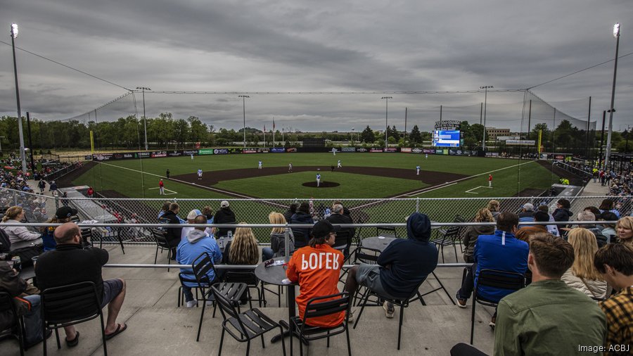 Scenes from Lake Country DockHounds' first home opener in new stadium ...