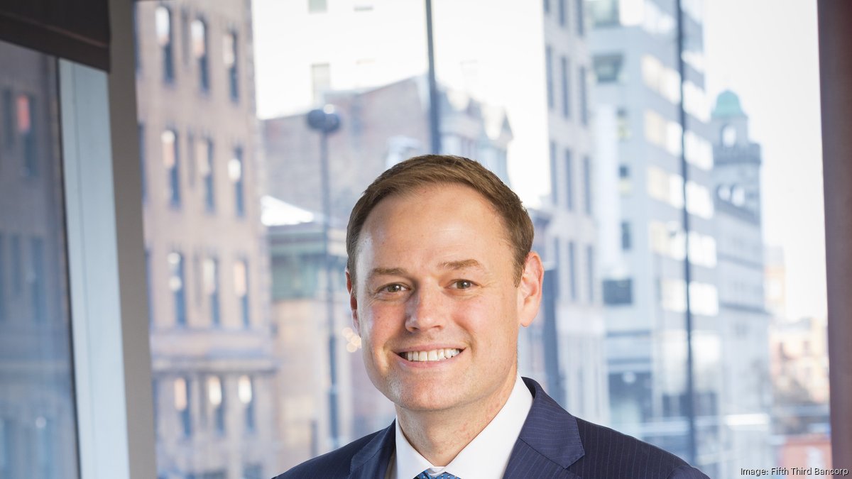 Fifth Third CEO Tim Spence discusses how the bank fares in South ...