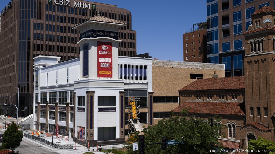 Chiefs Fit location on the Country Club Plaza sets September opening ...