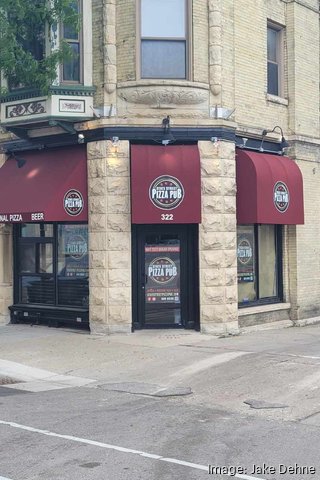 State Street restaurant near Fiserv Forum serving fast-baked pizzas ...