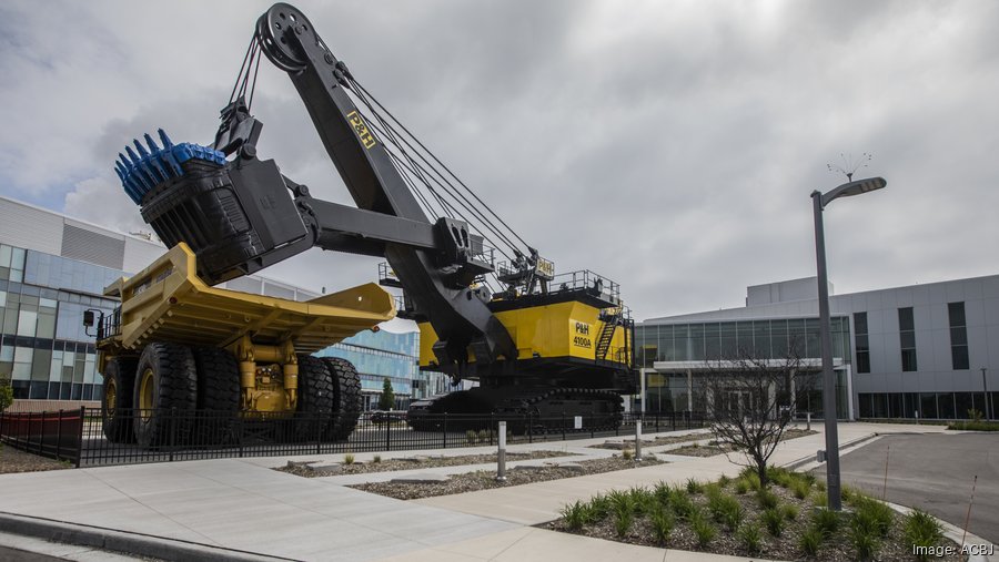 Komatsu Mining debuts its new $285M Milwaukee plant - Milwaukee ...