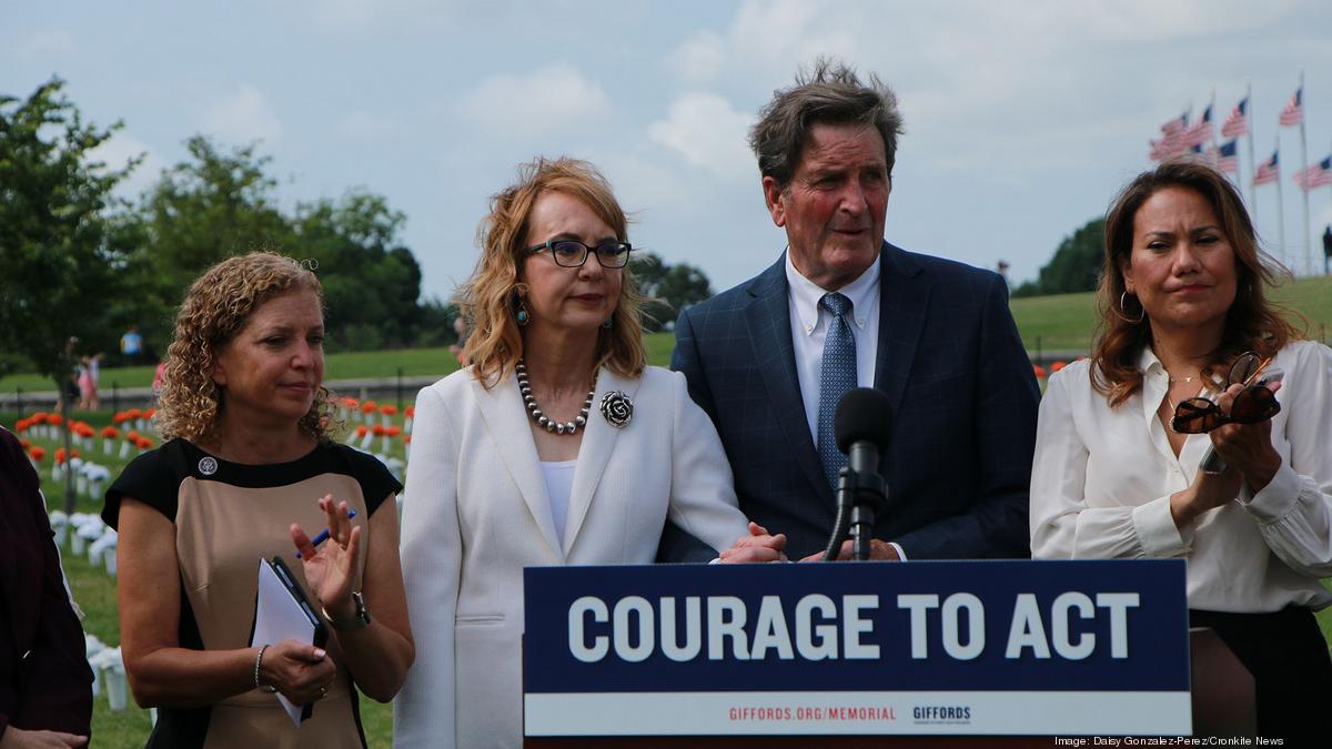 Arizonans join Giffords, others in Washington to rally for gun reform ...