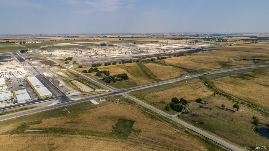 Photos of Samsung Electronics Co. Ltd.'s work on massive facility in ...