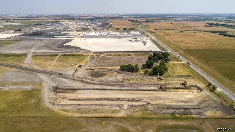 Photos of Samsung Electronics Co. Ltd.'s work on massive facility in ...