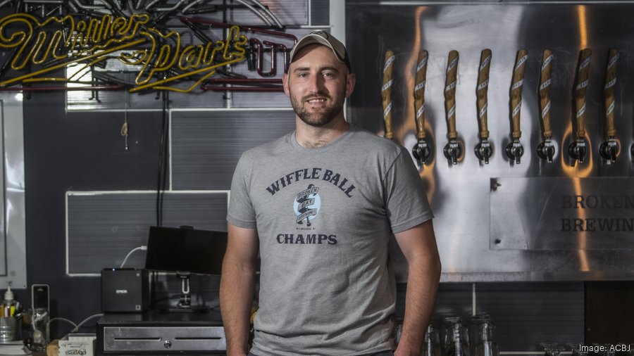 Tipping the balance: Milwaukee restaurants, taprooms revisit ...
