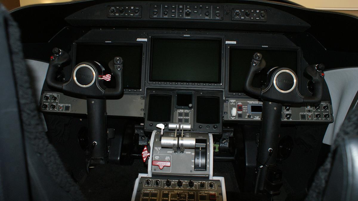 Bombardier Business Aircraft planning avionics upgrades for Learjet ...