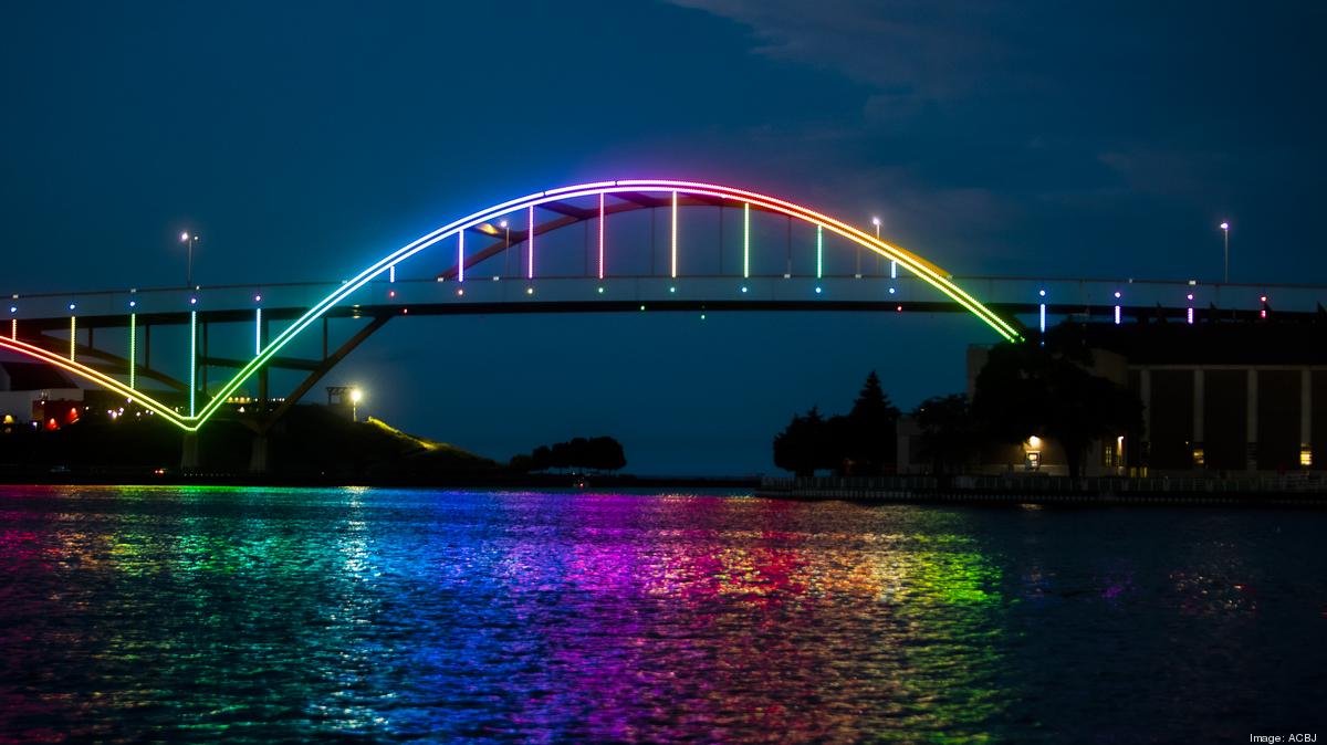 See the Hoan Bridge lit up for intern challenge of 12 prominent ...
