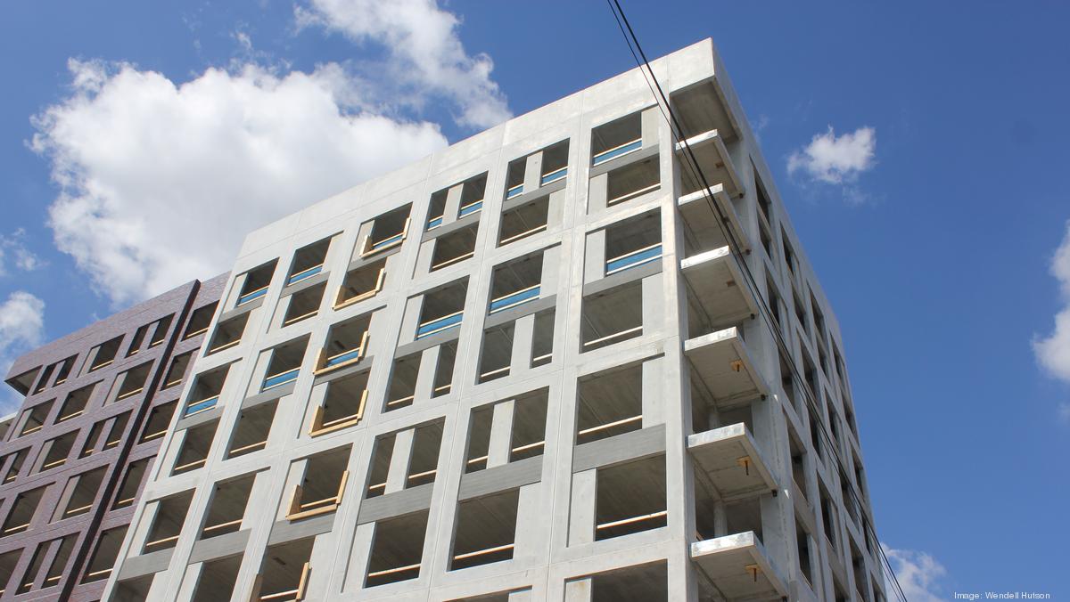 43 Green mixed-use development tops off on Chicago's South Side ...