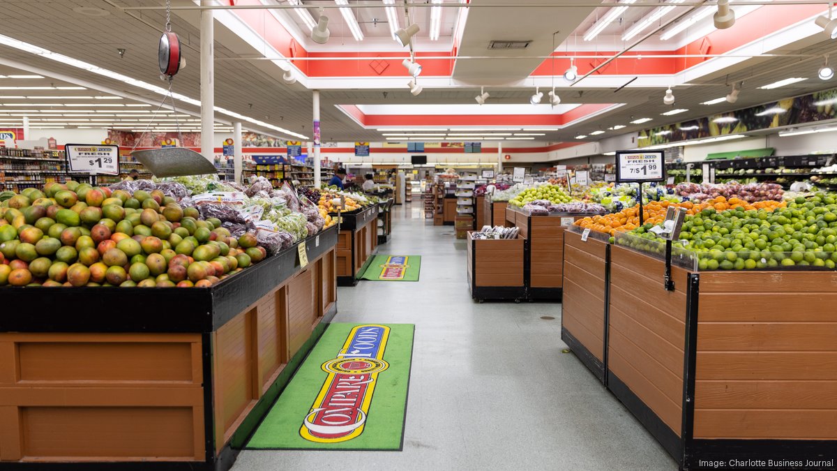 Compare Foods grocery chain cues up 1st Orlando location in Kissimmee ...