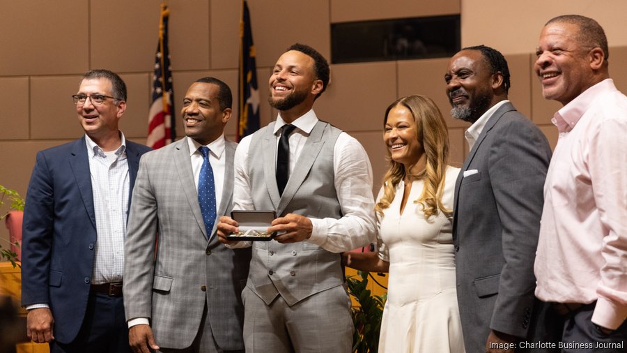 Steph Curry adds a key to the city of Charlotte to his trophy case ...