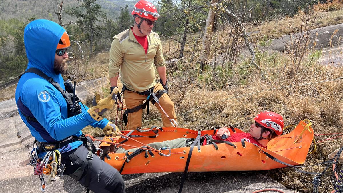 Wilderness medicine: Program teaches improvisational treatment skills ...