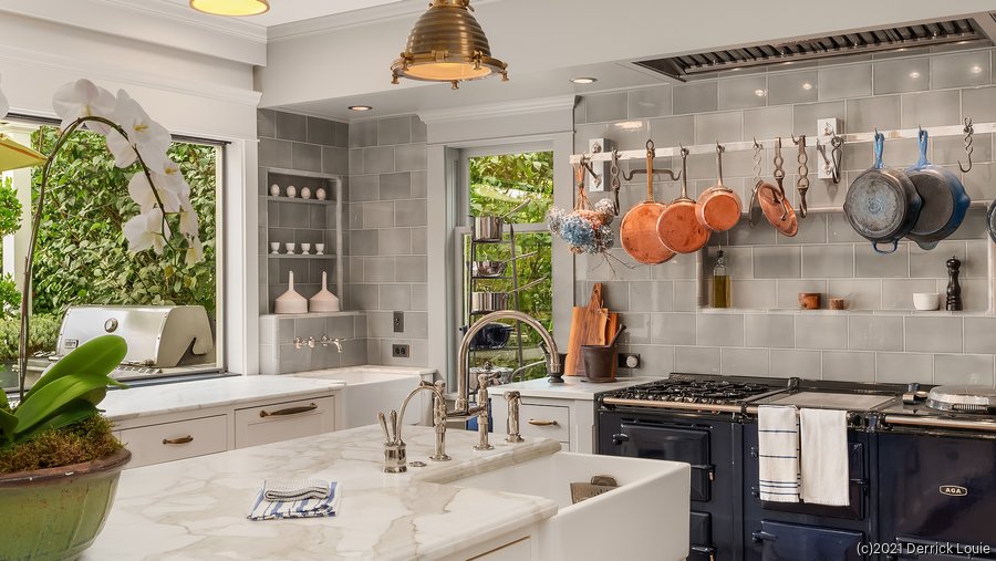 Roger Nyhus lists iconic mansion on Seattle's Capitol Hill for $6M ...