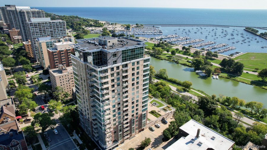 Two-story penthouse condo overlooking Lake Michigan sells for $1.3 ...