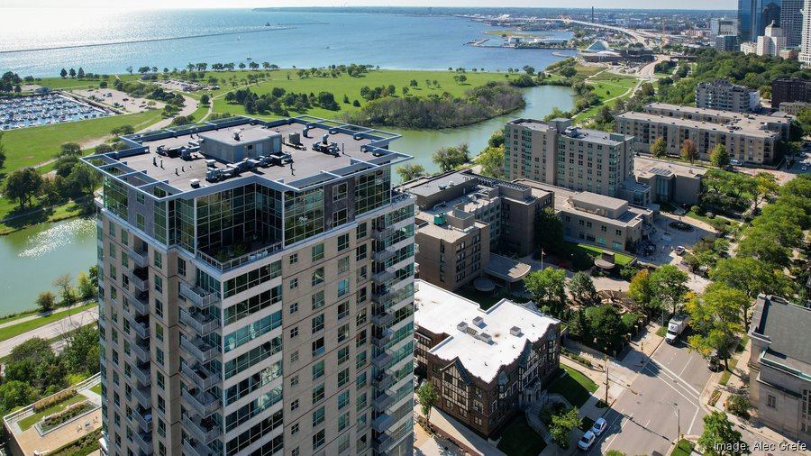 Penthouse condo near Lake Michigan hits the market for $1.65M ...