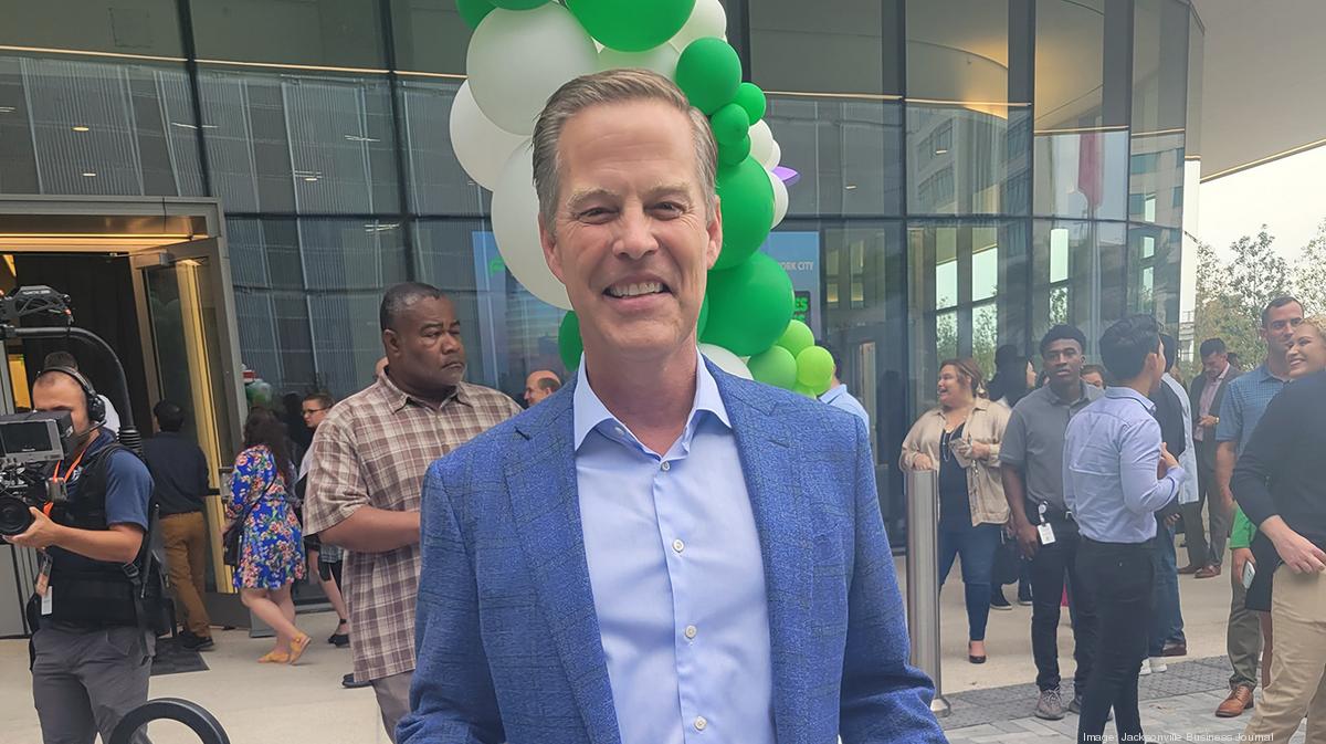 Longtime FIS CEO to leave company earlier than expected, steps down ...