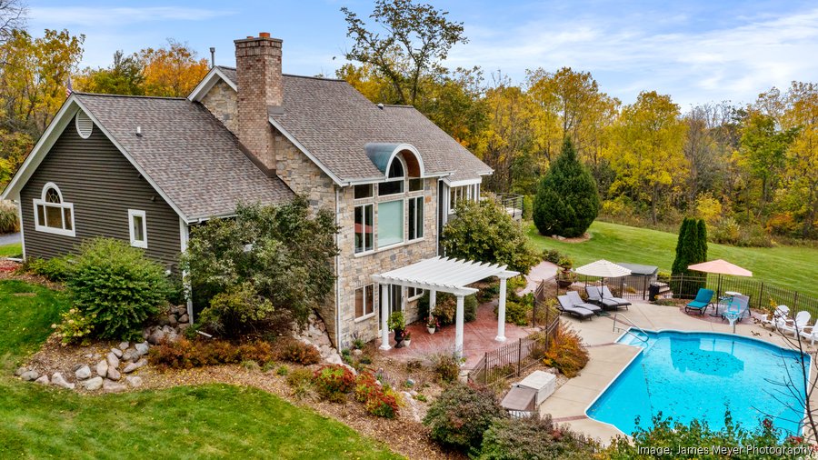 10-acre New Berlin property with pool sells for $1.38M: Slideshow ...