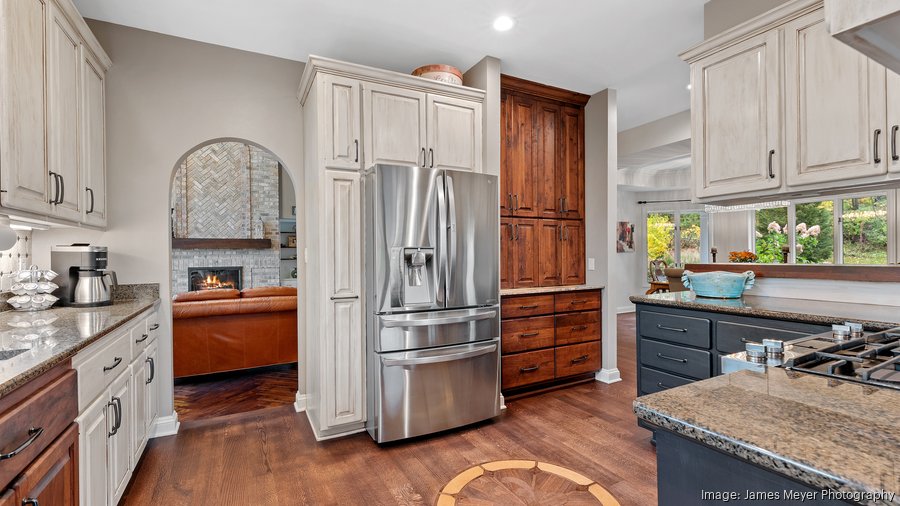 10-acre New Berlin property with pool sells for $1.38M: Slideshow ...