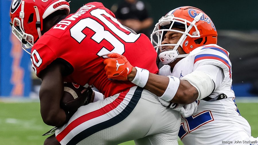 See images of the annual Florida-Georgia game in Jacksonville ...