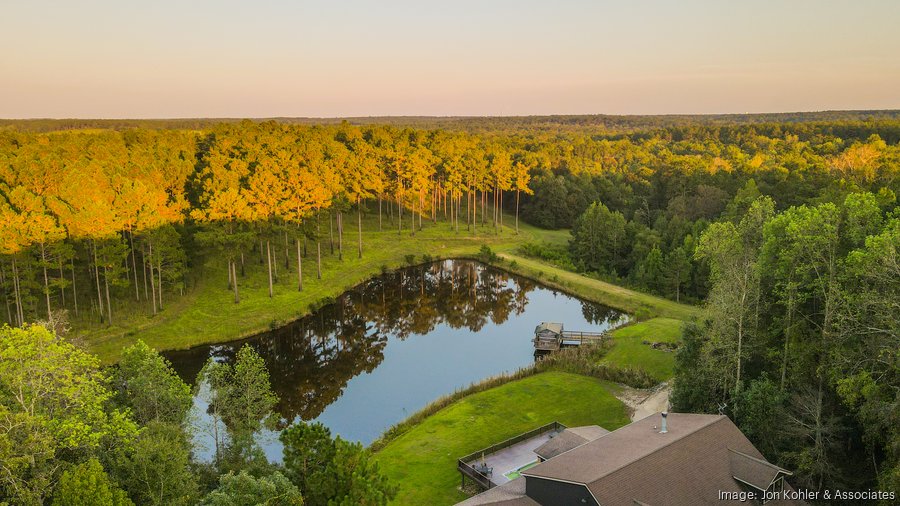 Ex-Hooters CEO Coby Garrett Brooks lists nearly 800-acre Georgia ranch ...