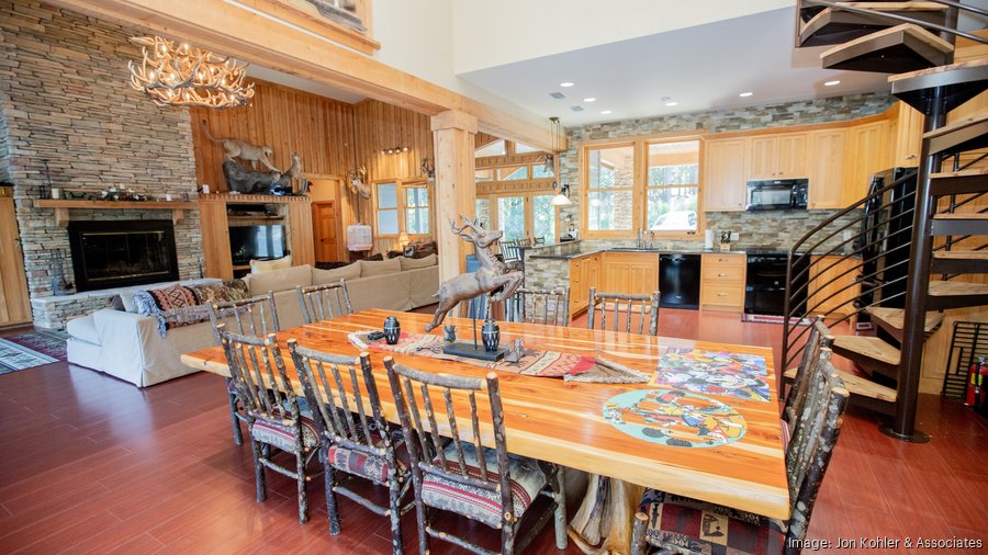 Ex-Hooters CEO Coby Garrett Brooks lists nearly 800-acre Georgia ranch ...