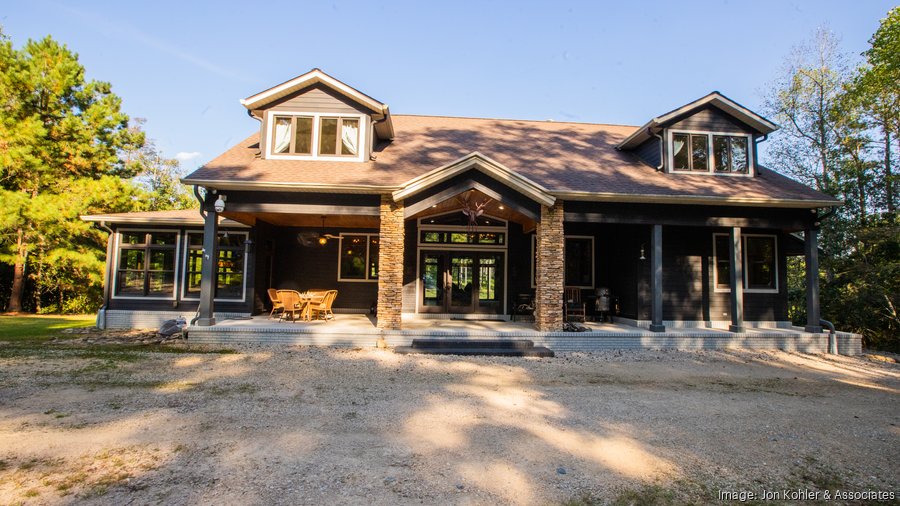 Ex-Hooters CEO Coby Garrett Brooks lists nearly 800-acre Georgia ranch ...