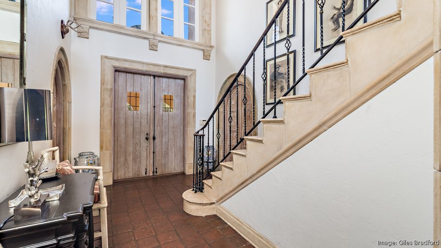 Philadelphia investment exec Robert Burch sells Palm Beach mansion for ...