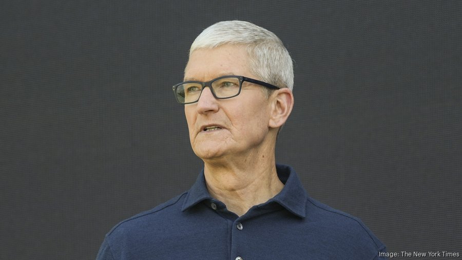 Apple CEO Tim Cook agrees to 40% cut in pay target - Silicon Valley ...