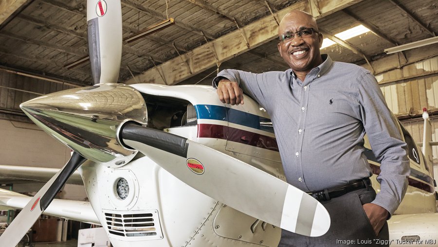 Luke Weathers Jr. Flight School diverse pilots train airlines jobs ...