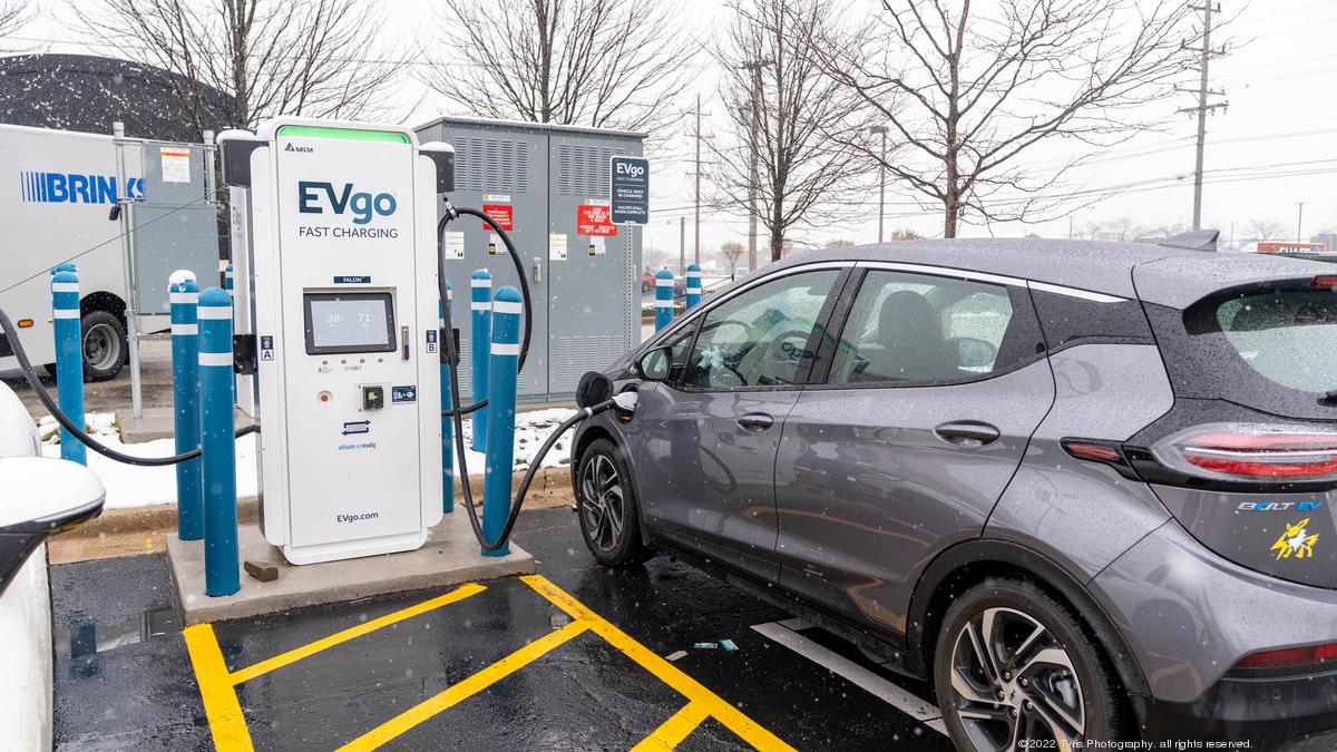 EVgo opens EV charging station at Chase Bank in Oak Brook - Chicago ...
