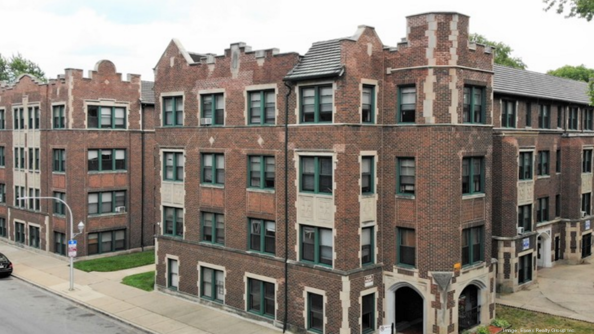 Vacant Chicago apartment building near Obama Center for sale - Chicago ...