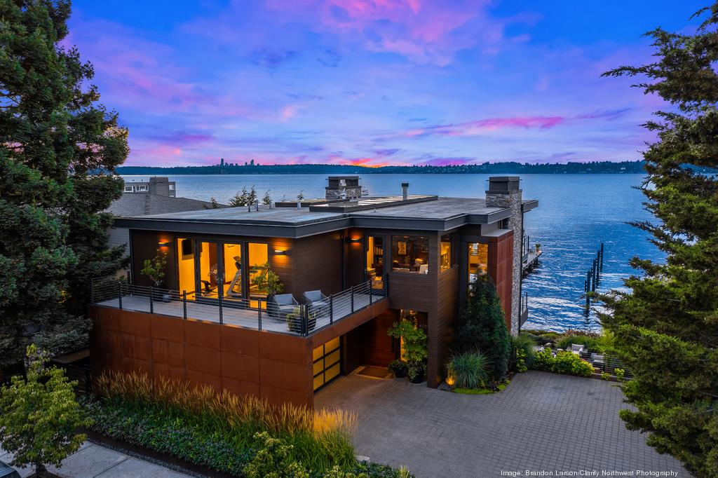 Rustic Mansion Seattle Robinswood House/Seattle Bride | Reception